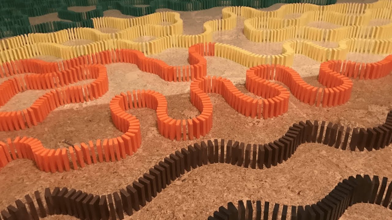 4,000 Dominoes! (Personal Record Domino Line) - YouTube
