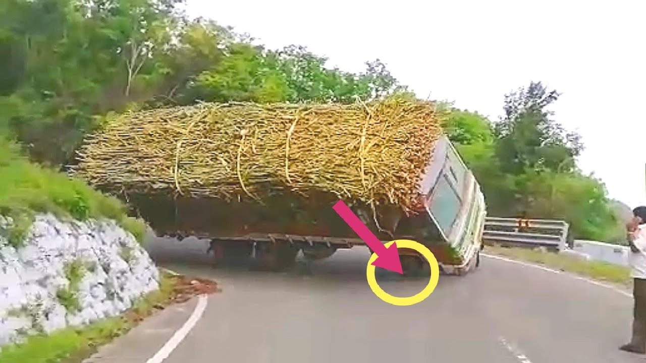 Lorry topple up due to axle damage in dhimbam ghat section with ...