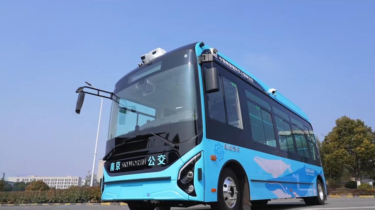 Driverless mini buses, the future of transportation - YouTube