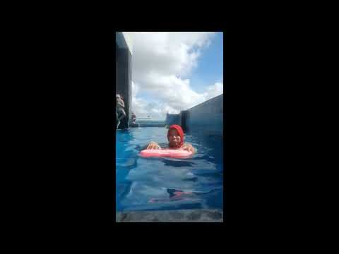 Vlog Kaka dan Adik berenang di Kolam Hotel