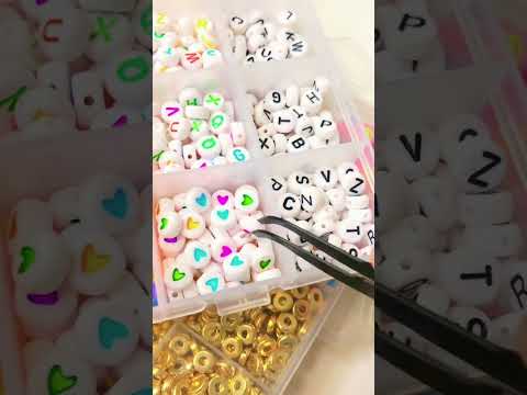 Making a bracelet for one of my BFF’s birthday!! #shorts #trendy #claybeads