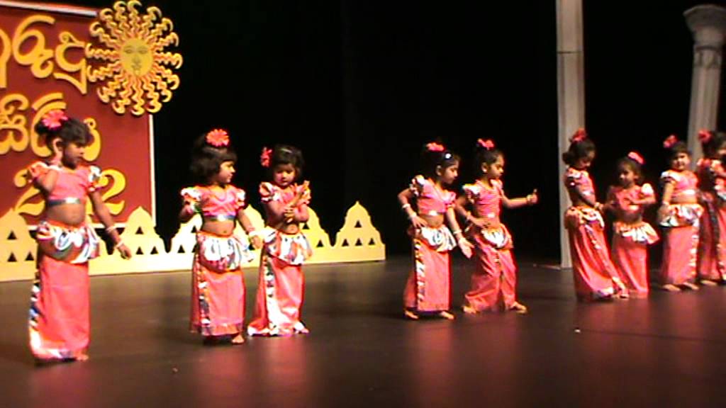 Dathata Walalu - Avurudu Asiriya 2012 - YouTube