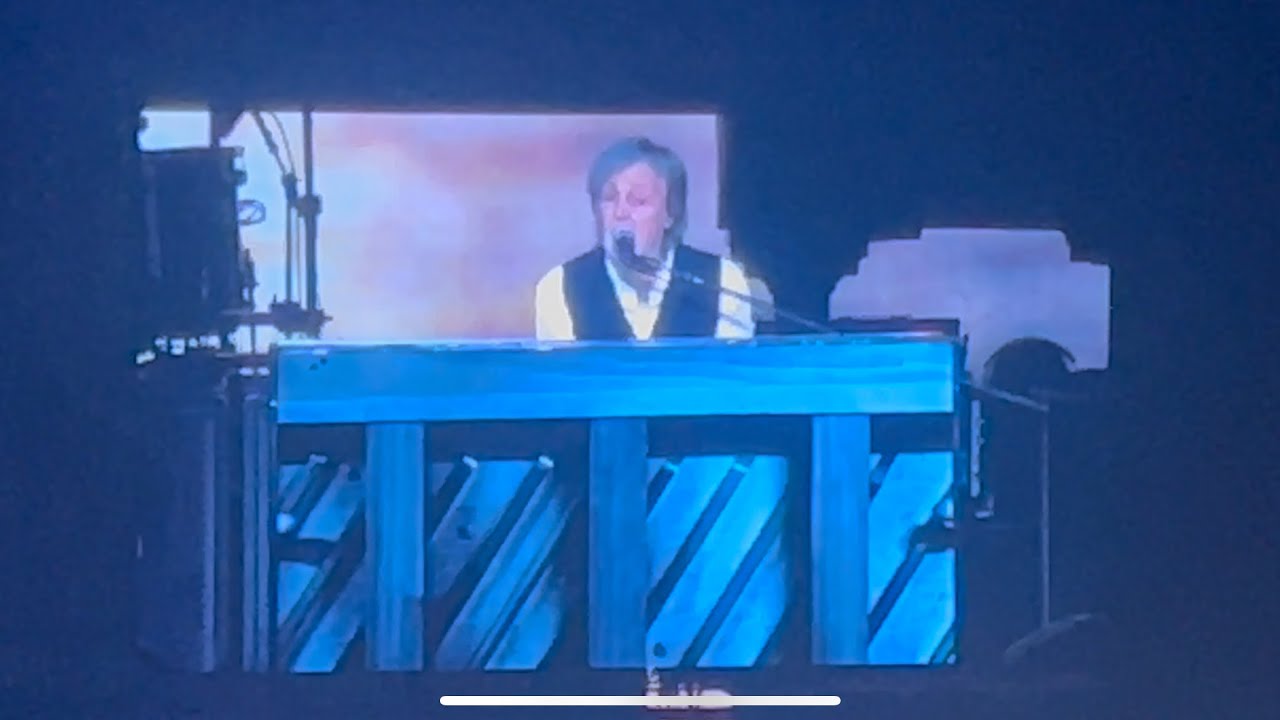 Paul McCartney - Now And Then / Got Back Tour Paris 04/12/2024 - YouTube
