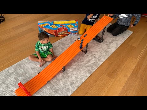 Yusuf Hot Wheels Super 6 Lane Raceway oyuncağını açtı😱Devasa bir pist kurup yarış yaptılar😍