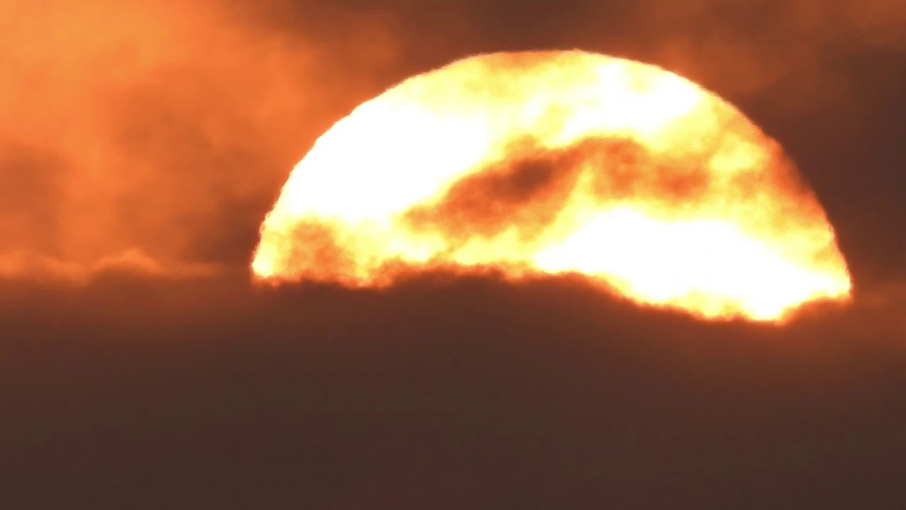 Nikon Coolpix P1000- Zoom Sunset- Clouds behind the Sun - YouTube