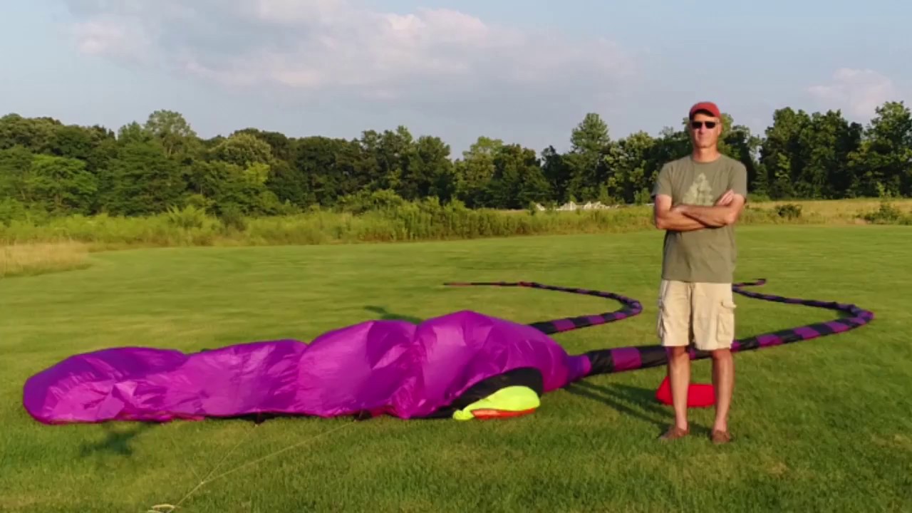 Evening Kite Flying with a Drone - YouTube