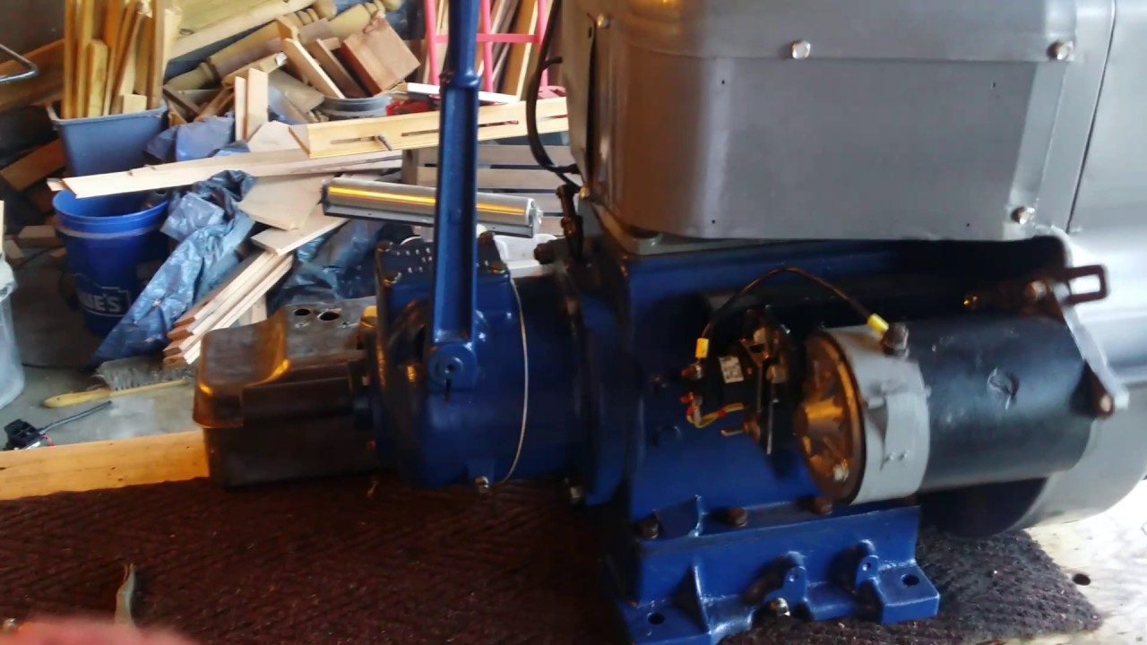 '51 Wisconsin TF inline twin gas engine. - YouTube