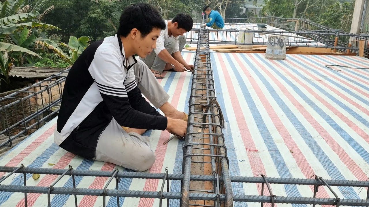 Construction of Pouring Concrete With Finished Flat Roofing - Hung ...