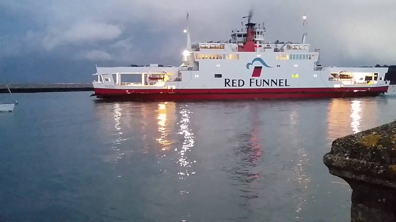 Car Ferry Red Osprey departs Cowes Harbour 15 October - YouTube