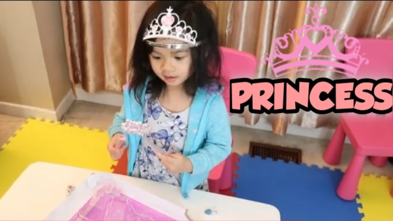 Venice Pretend Play with Unique Boutique Princess - YouTube