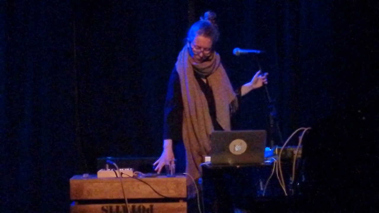Félicia Atkinson @ Kroch#12 180506 - YouTube