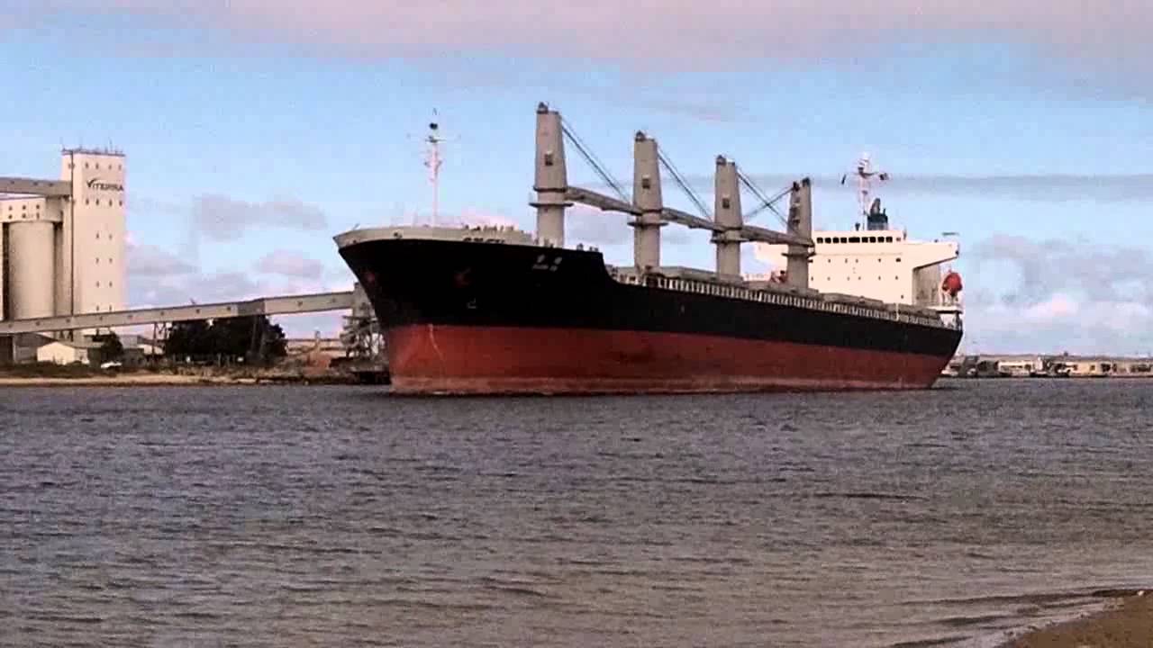 Port Adelaide Shipping _ (544) Vigor SW - YouTube