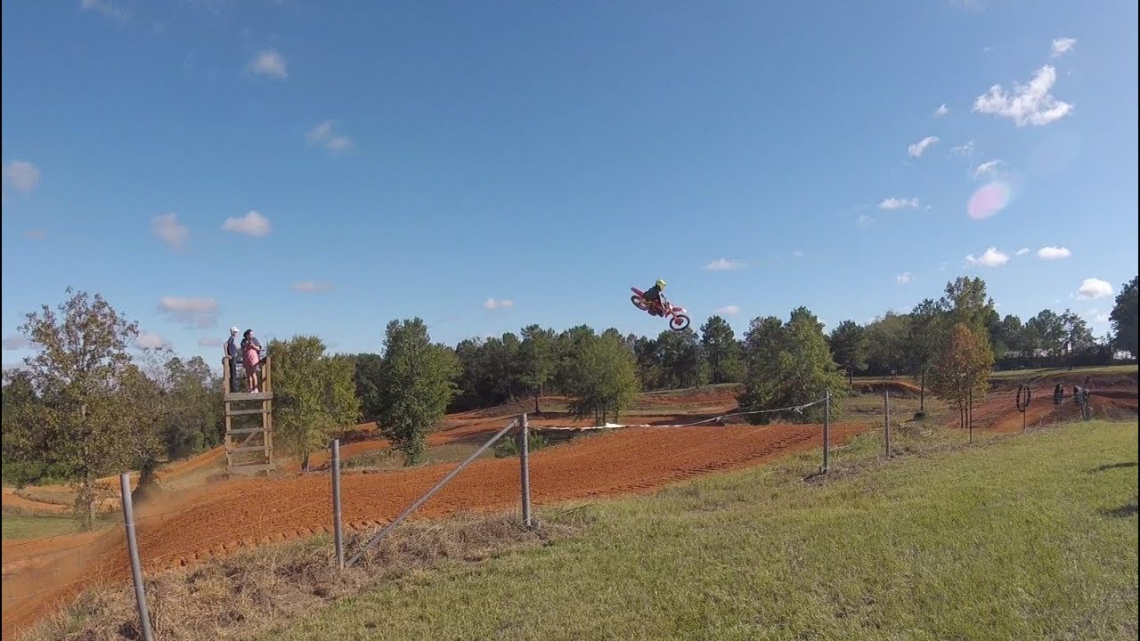 Max Currie Making it Look Easy At Golden Pine Raceway - YouTube