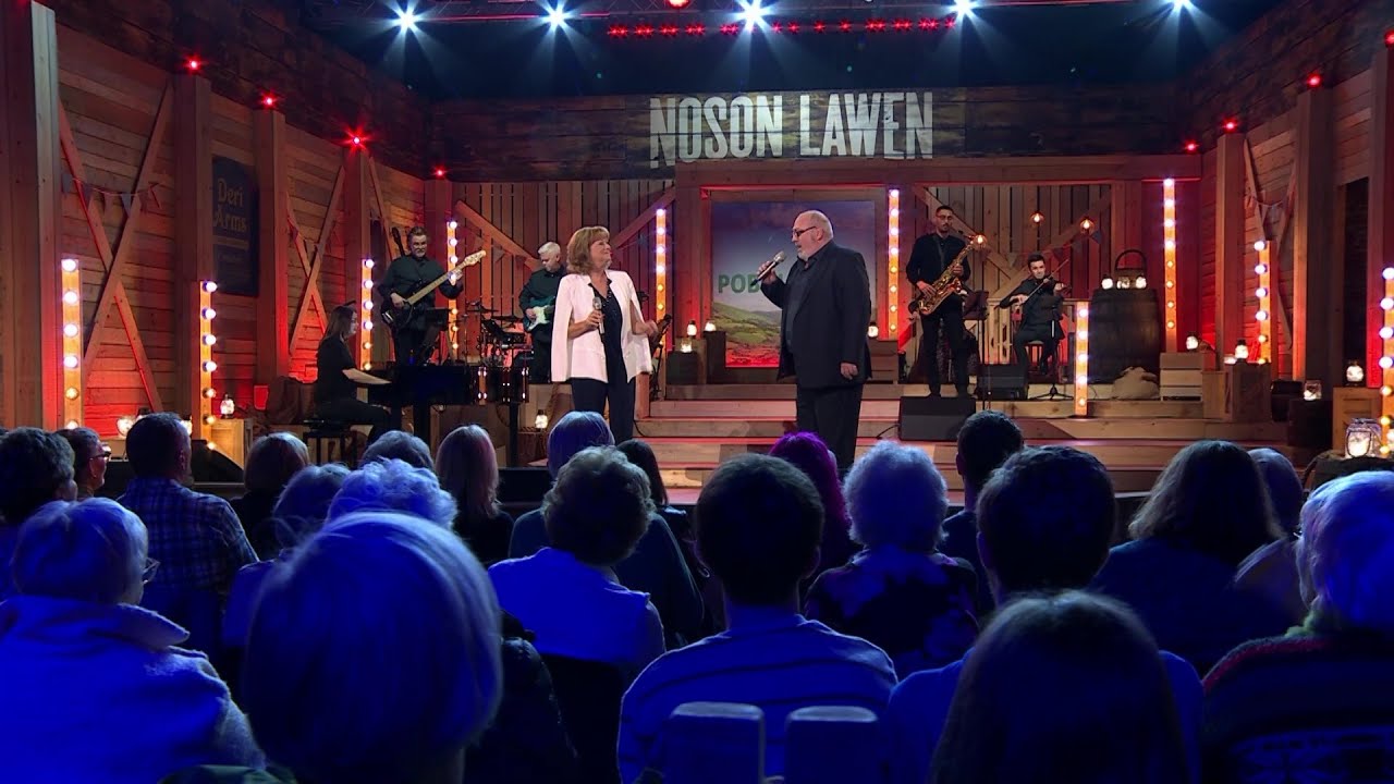 Ieuan Rhys a Sue Roderick - Ti a dy ddoniau - YouTube