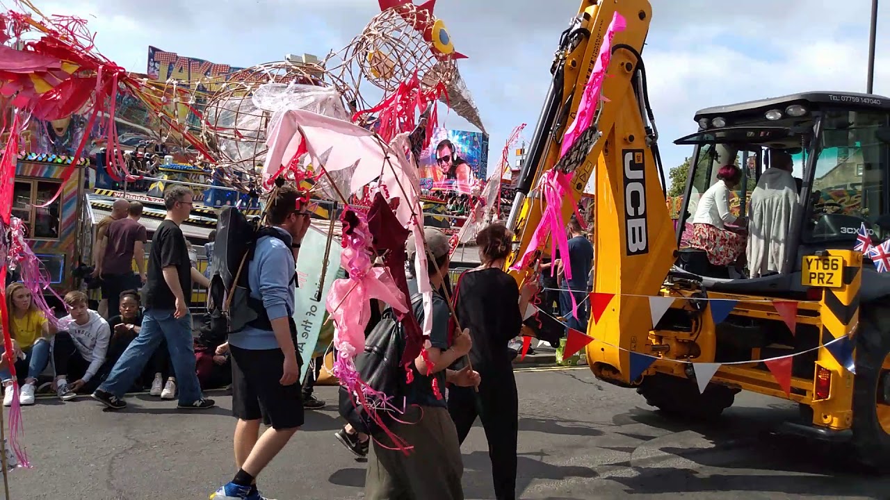 Buxton Carnival - YouTube