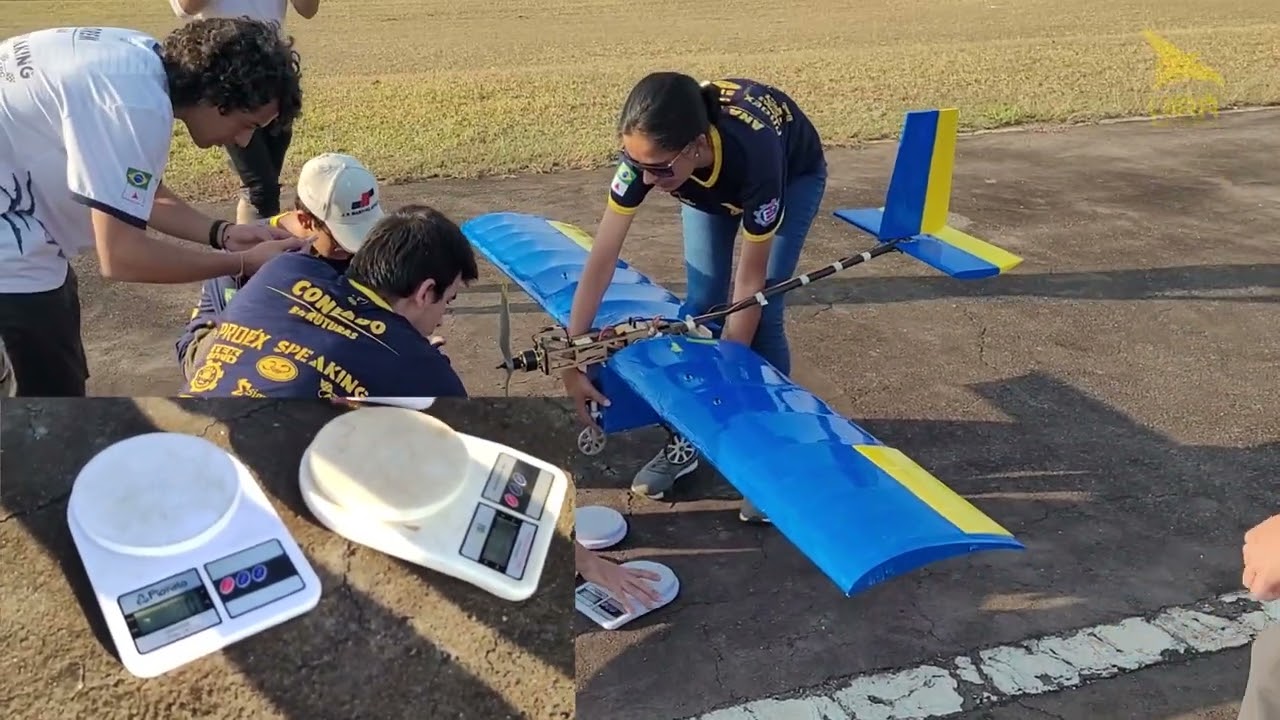 Vídeo de Voo - Equipe Uirá Micro 002 - XXIV SAE Brasil Aerodesign - YouTube