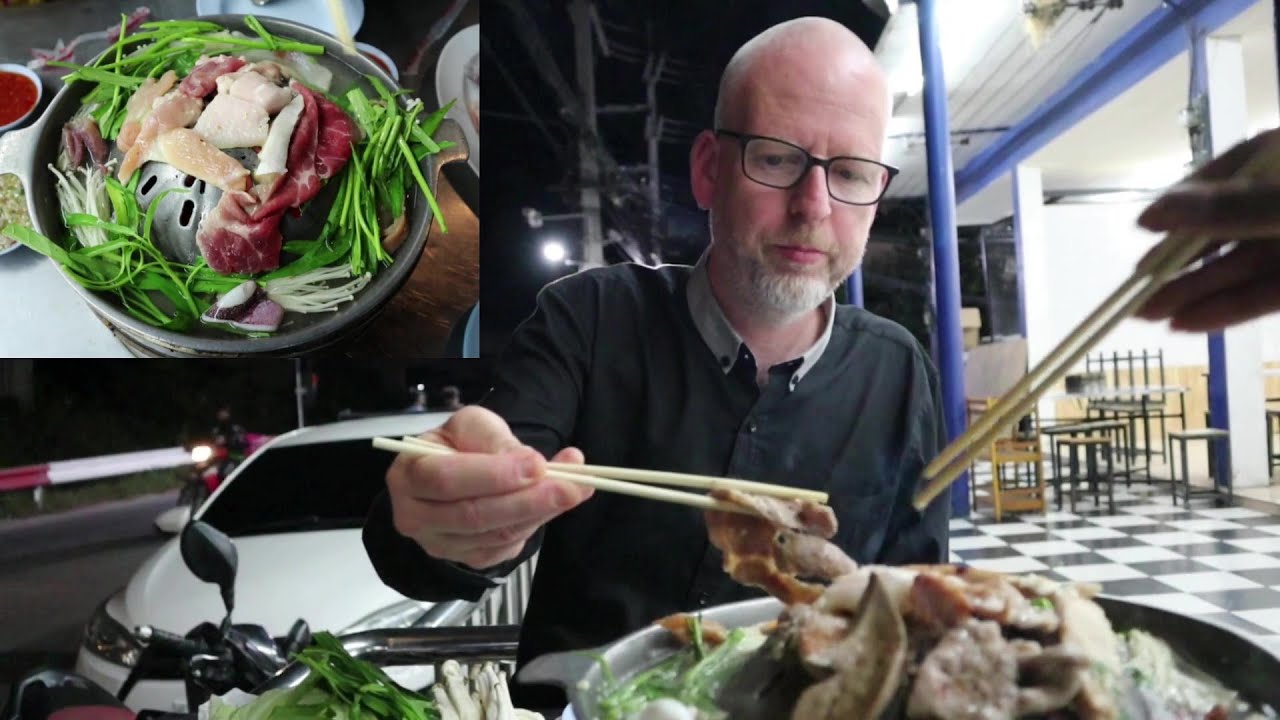 Thai Style BBQ (Mu Kratha) at Hua Hin Food Court | Jan Tom Yam - YouTube