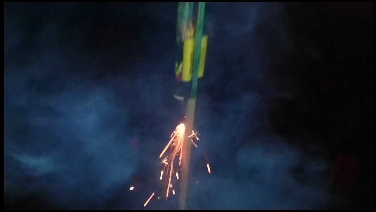 Rakieta Cobra Titanium Salute 80 gram - YouTube