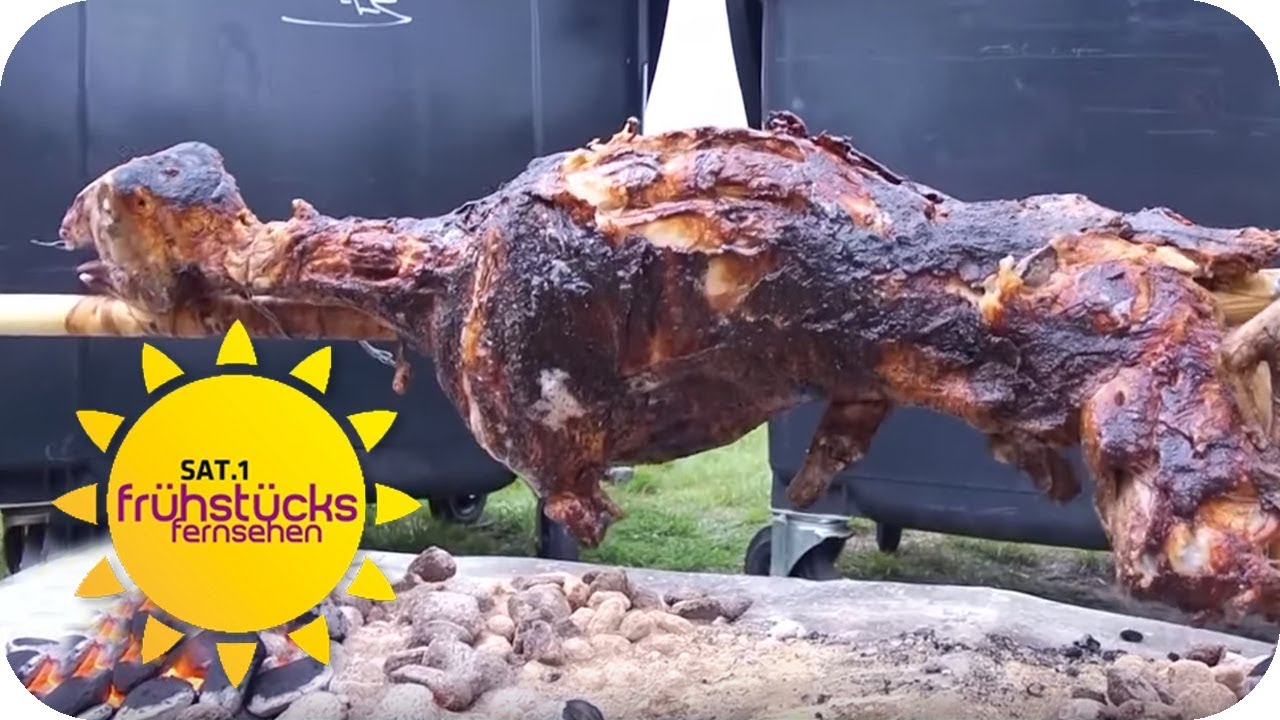 Next level Grillen: Ganzes Tiere am Spieß! Ist das illegal? | SAT.1 ...