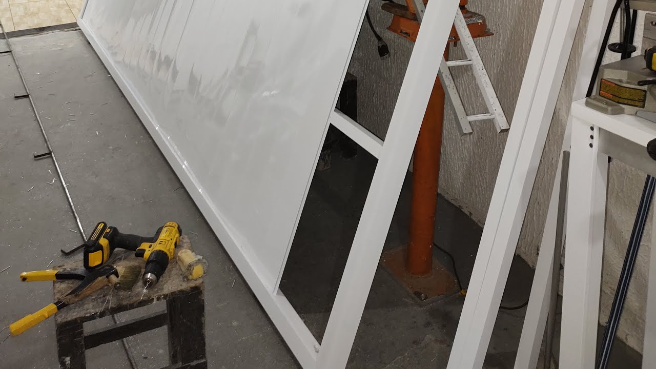 Portão Deslizante Lambri Liso - YouTube