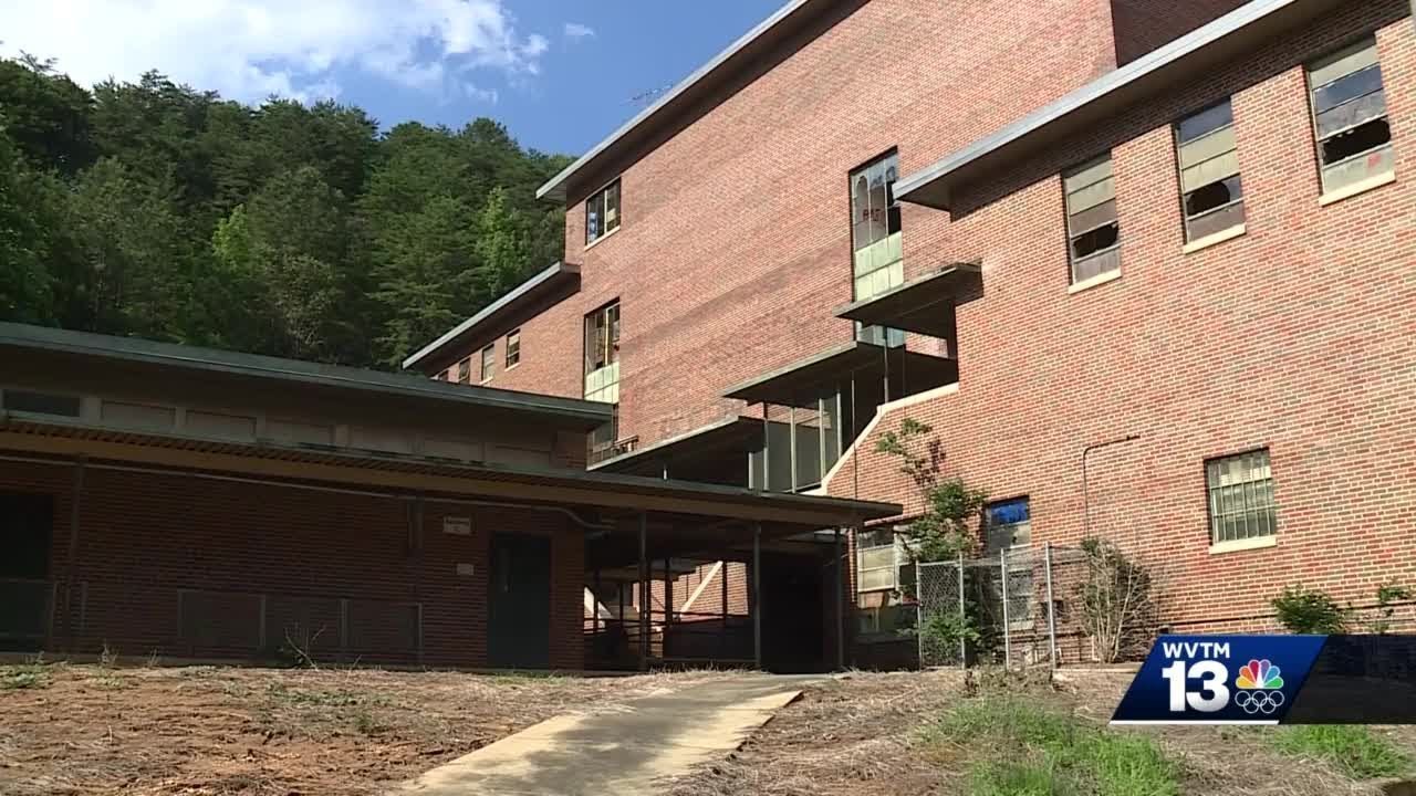 Banks High School alumni share memories days before scheduled ...