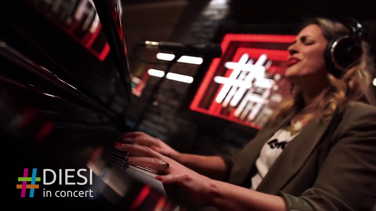 Νατάσα Μποφίλιου - Μάημ΄ Μάημ' live acoustic (@ #diesi in concert ...