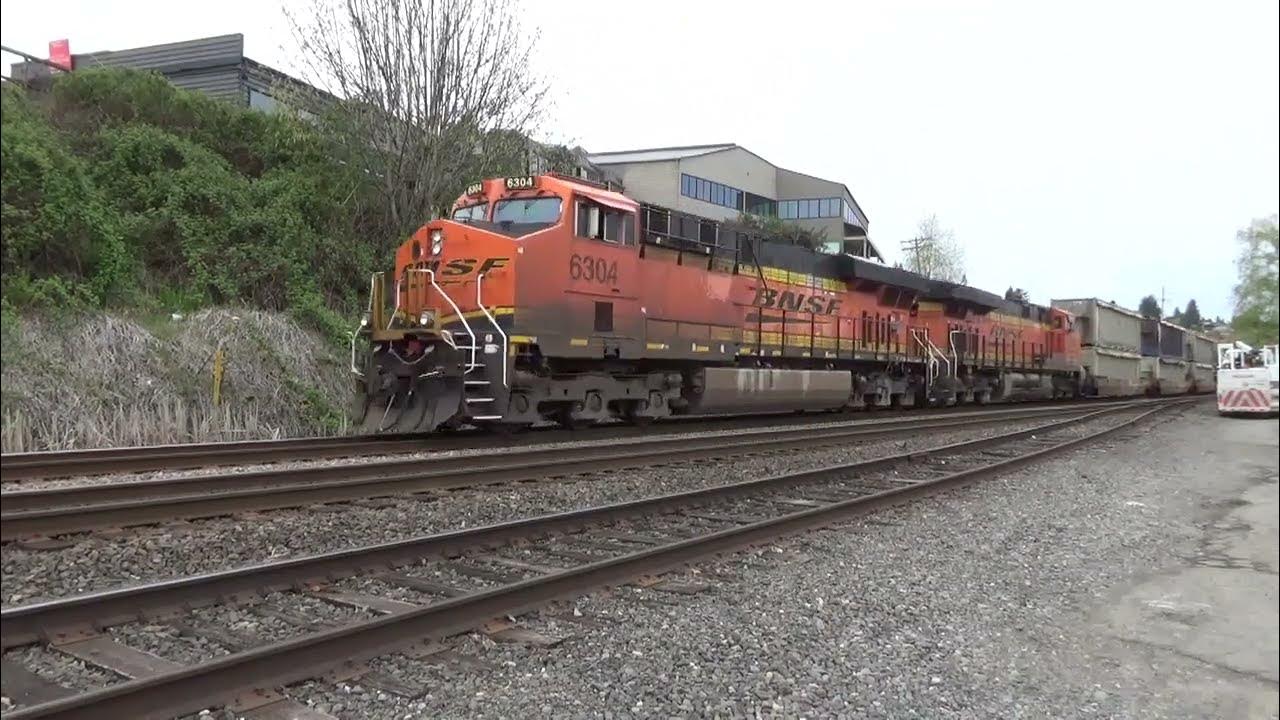 (Northbound) BNSF Garbage Train passes through Ruston Way. - YouTube