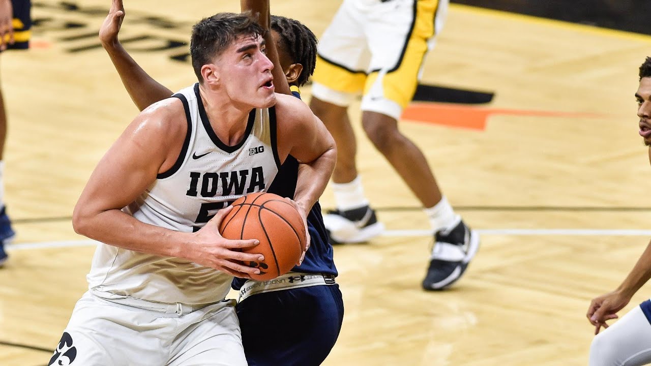 Iowa's Luka Garza scores 36 points on 12-12 shooting, and grabs 7 ...