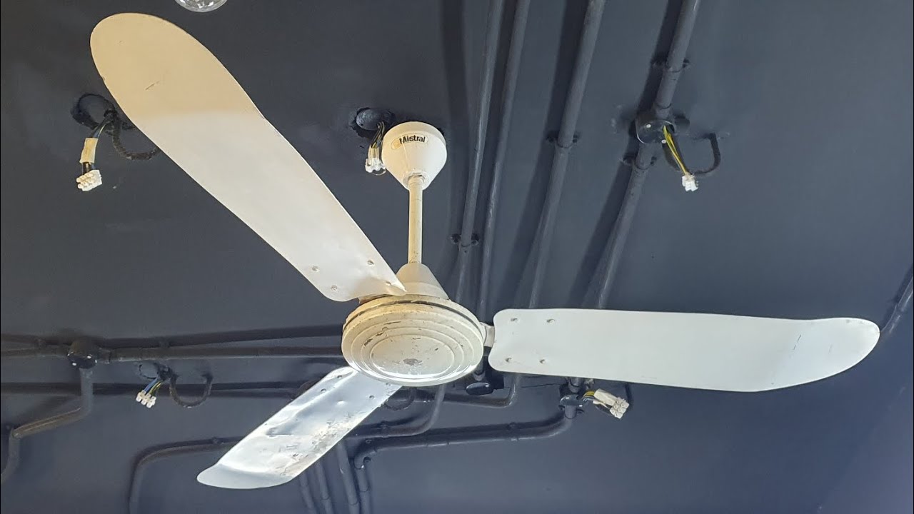 Mistral Ceiling Fan, 90s, using curved blades - YouTube