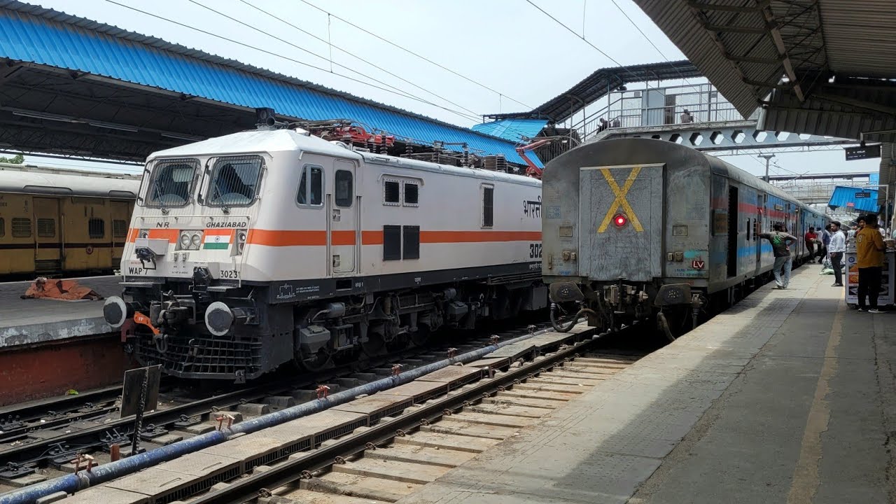 5 In 1 Perfect Crossing Express Trains From Delhi To Amritsar Railway ...