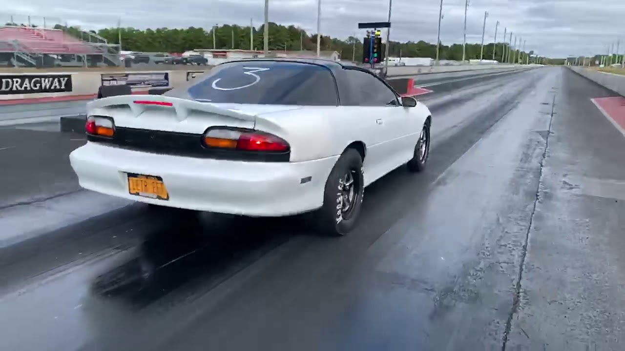 Ls1 t56 camaro 10 second pass . - YouTube