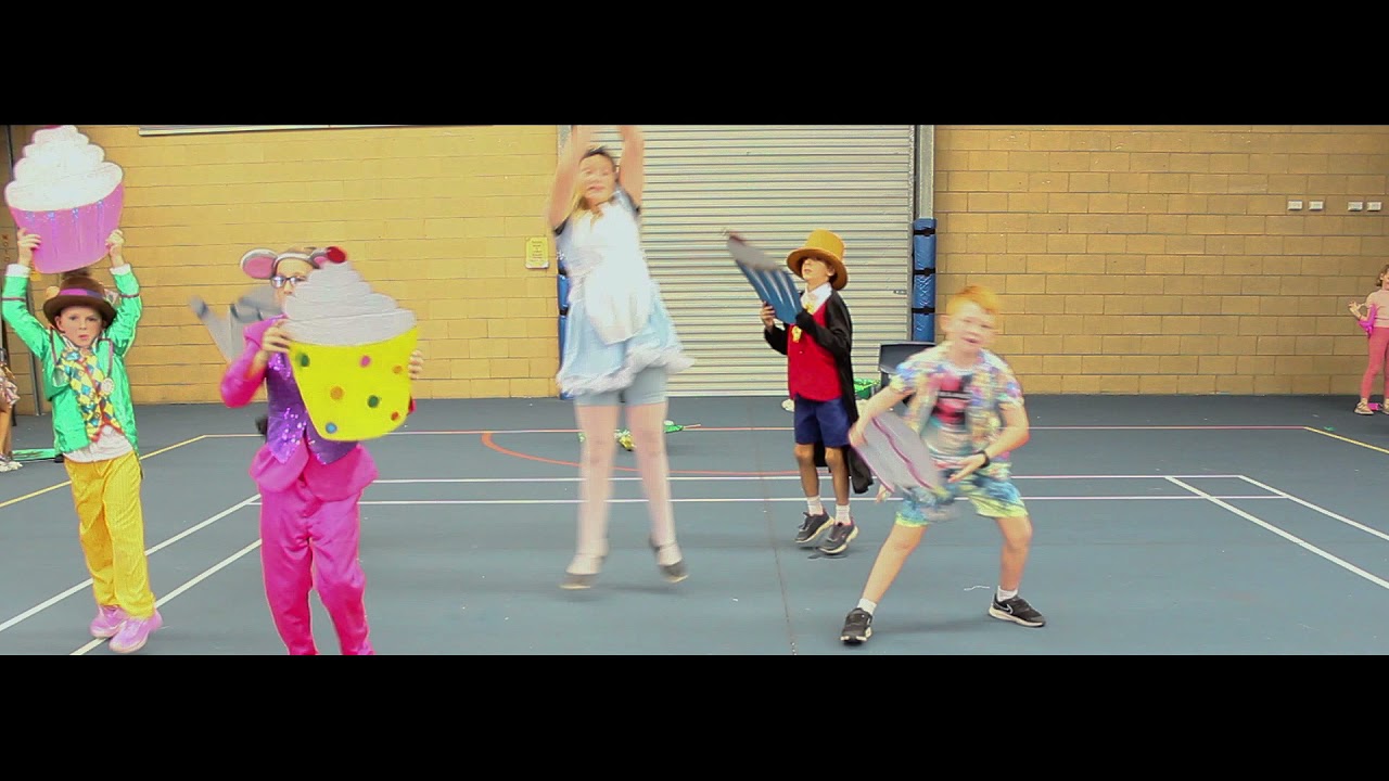 Middlemount Community School, QLD "Waking Up In Wonderland" 2021 - YouTube