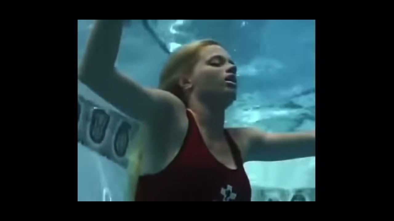 Two Girls Drown Each Other In Pool - YouTube
