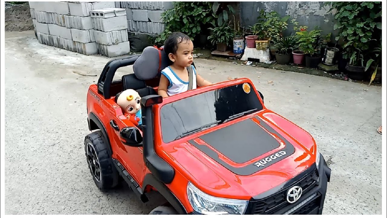 Max Dylan Driving A Car - YouTube