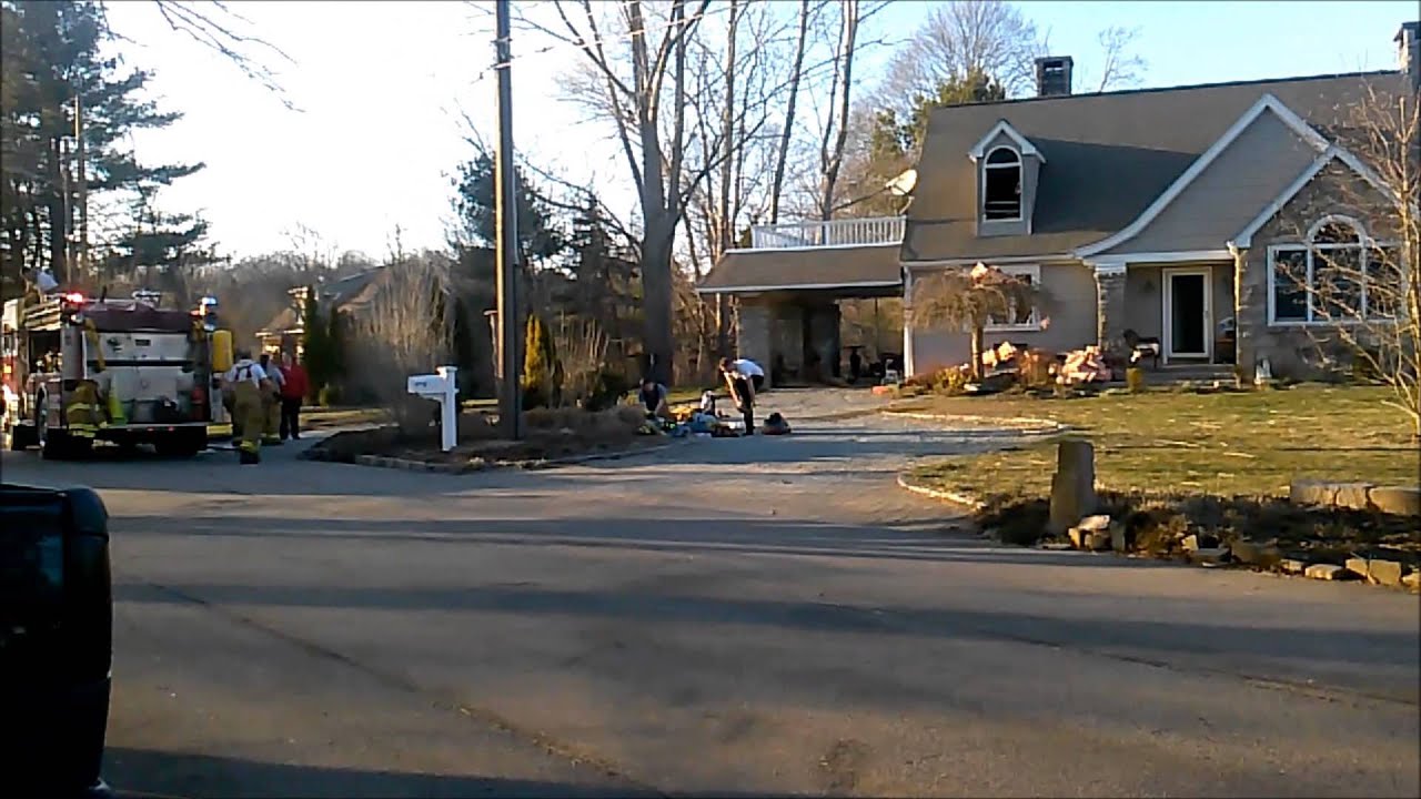 Structure fire 16 Richmond Lane, Mystic, CT - YouTube