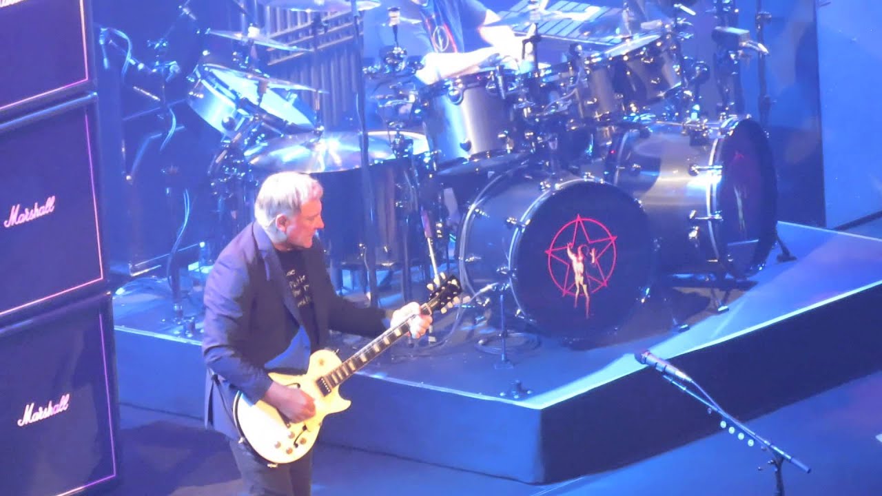 Rush R40 Live From Seattle 2015 - Tom Sawyer - YouTube