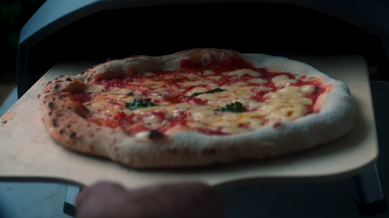 How To Make A Pizza The Cinematic Way - BMPCC 4k + Sirui 35mm - YouTube
