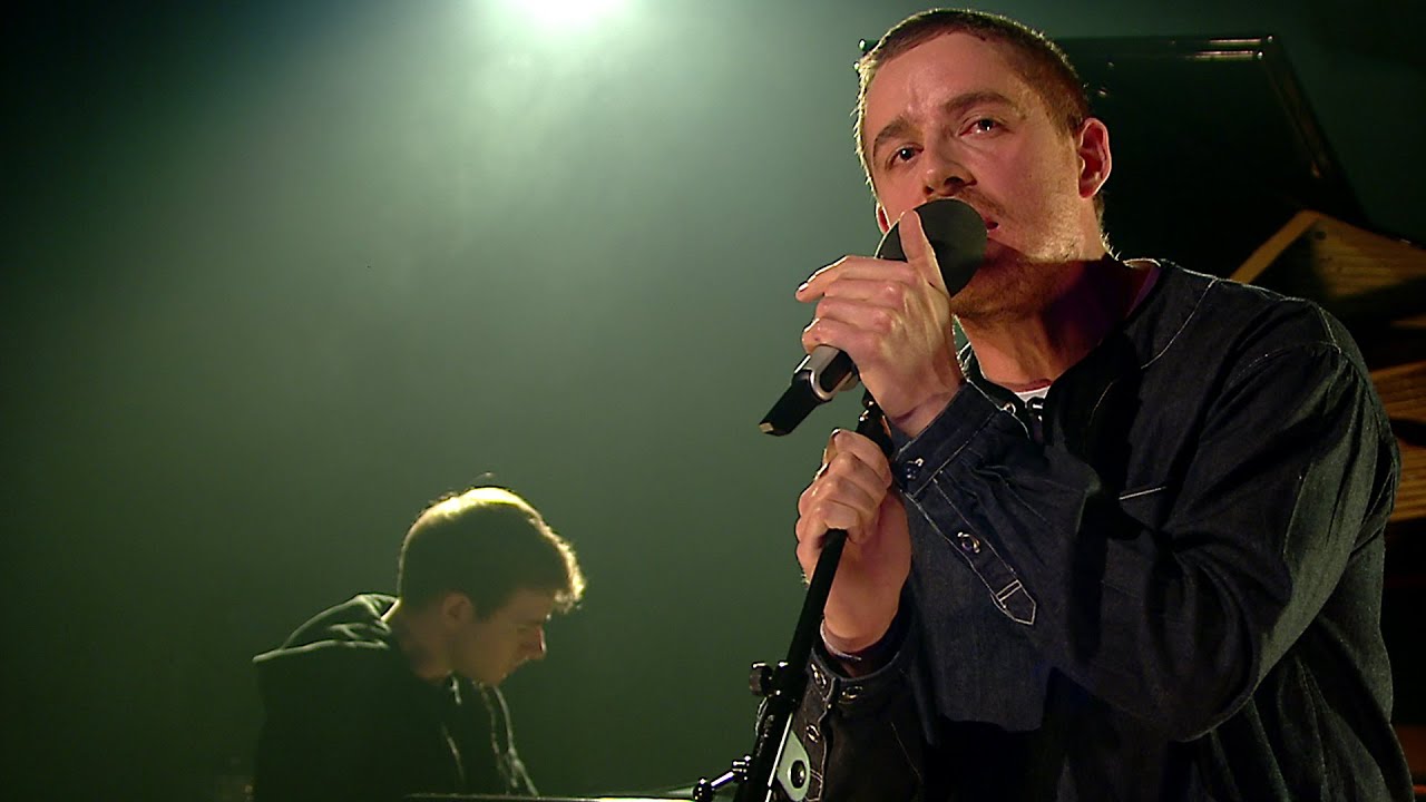 Dermot Kennedy - 'Power Over Me' | The Late Late Show | RTÉ One - YouTube