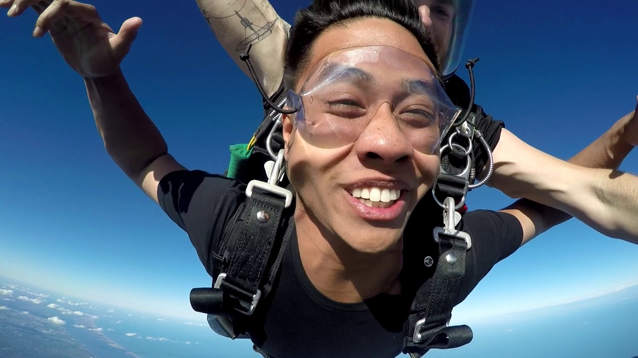 Skydive Sebastian - Victor's Skydive - YouTube