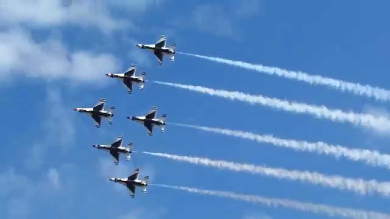 United States Air Force Thunderbirds Perform A Delta Formation Loop At ...