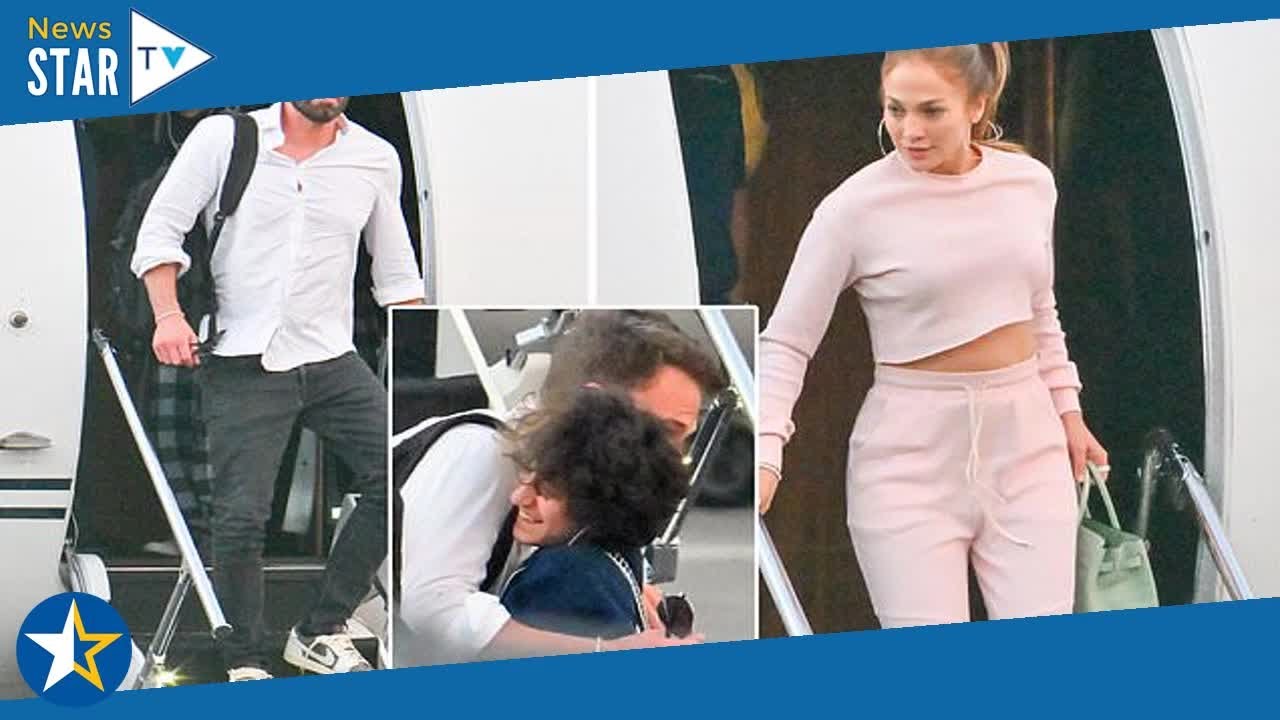 Jennifer Lopez flashes toned midriff in pink cropped top with Ben ...