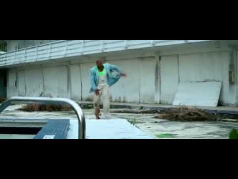 Pain & Gain Dwayne Johnson takes a bullet in his feet scene