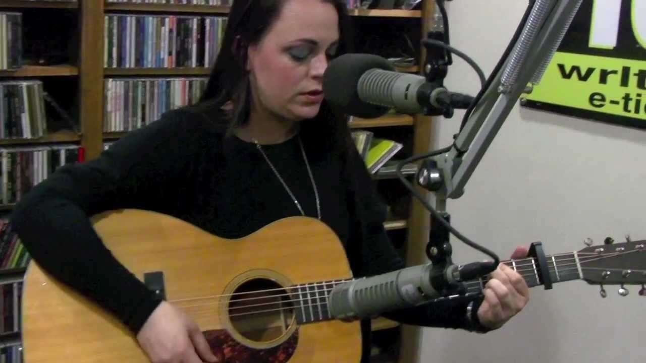 Mindy Smith - Santa Will Find You - Live in the Lightning 100 studio ...