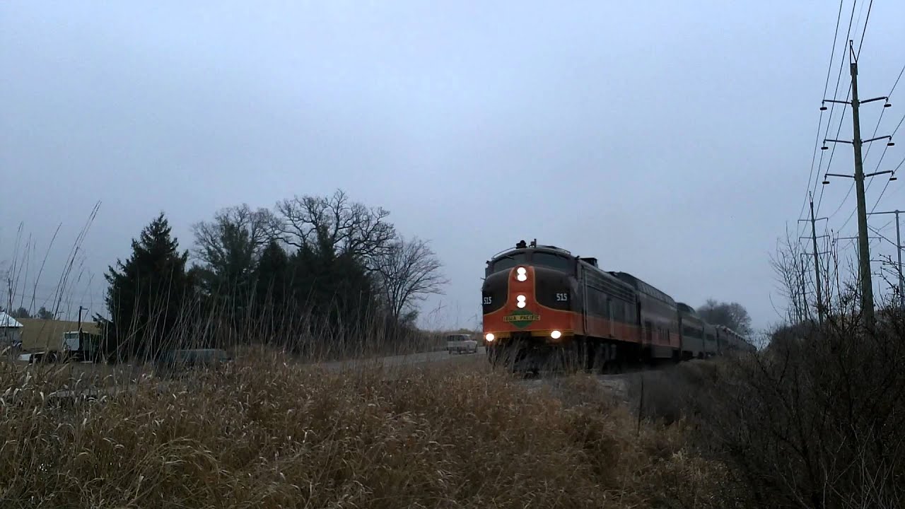 SLRG 515 leads Polar Express at Middleton, WI - YouTube