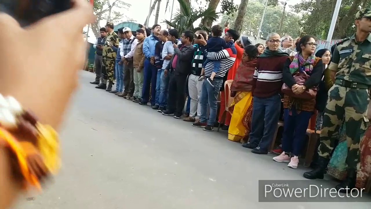 Akhura border checkpost | Agartala | Full Parade Of Indian Army - YouTube