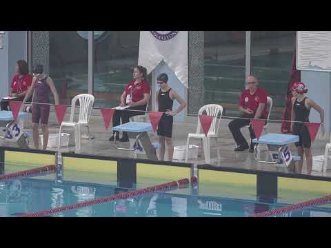 Kızlar,  Yüzme Yarışı / 9-12 yaş / Seri 1 / Matilda 4.kulvarda yüzüyor