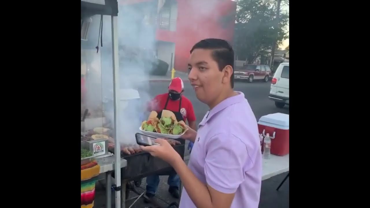 ToroMax cenando en Tacos Don Cuco - YouTube