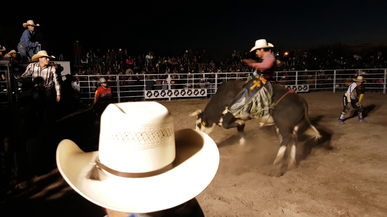 Ezequiel Juarez vs. Carpintero SUPERBULL SAN BLAS 2017 - YouTube