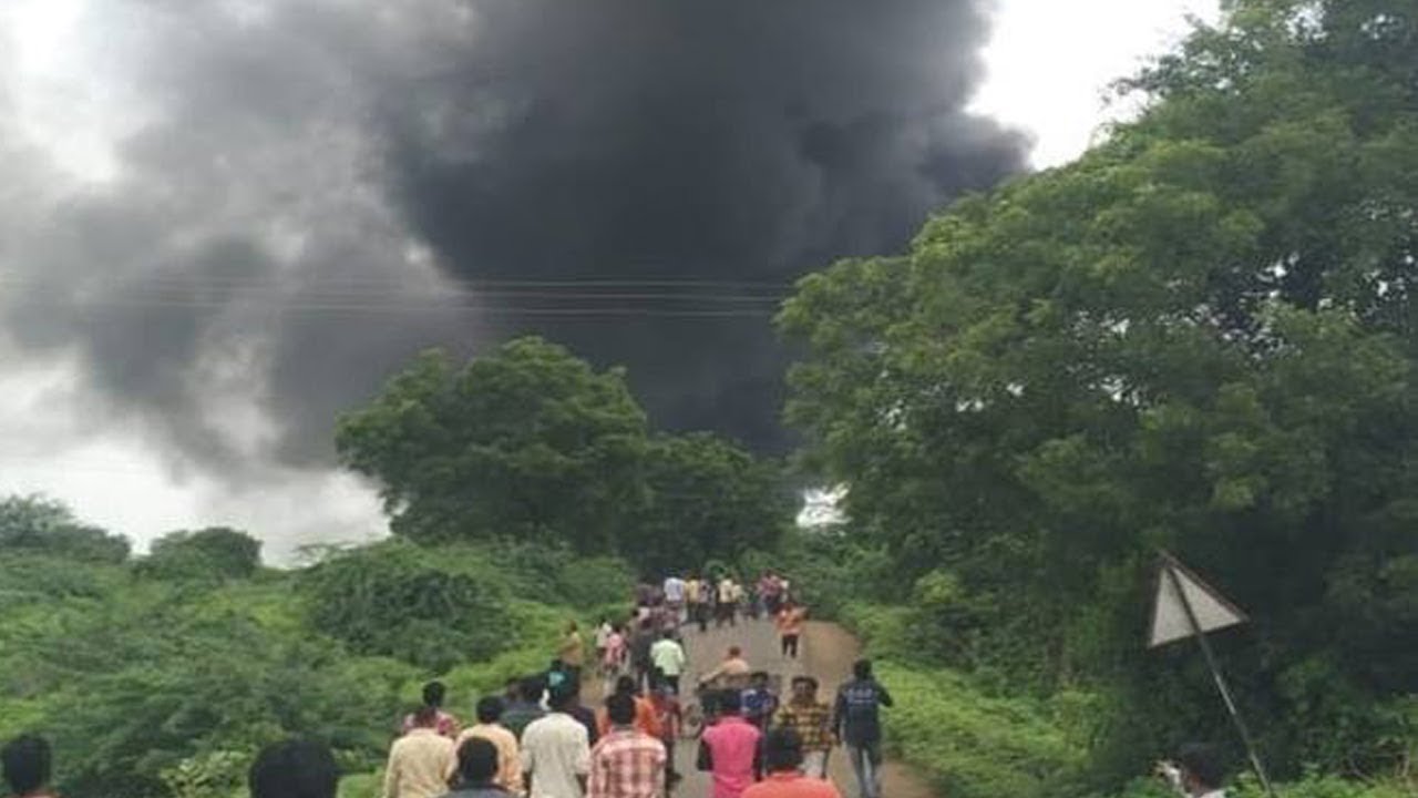 Maharashtra: 8 feared killed in explosions at chemical unit - YouTube