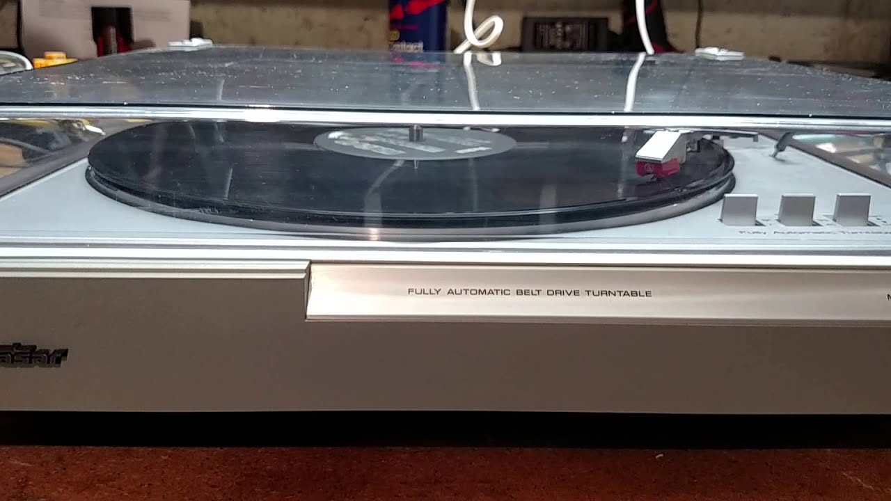 Quasar CL7112 Turntable - YouTube